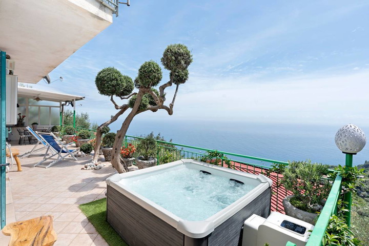 70 M² Apartamento ∙ 2 Habitaciones ∙ 4 Huéspedes - Massa Lubrense
