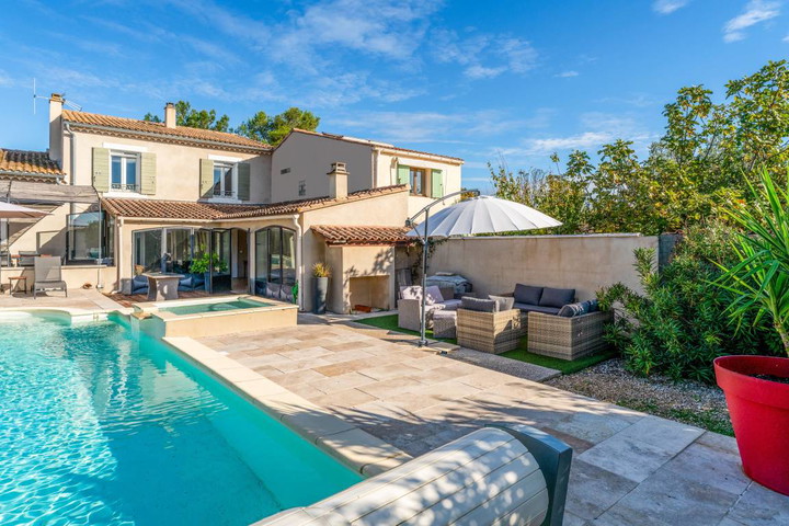 200 M² Villa ∙ 4 Bedrooms ∙ 8 Guests - Carpentras