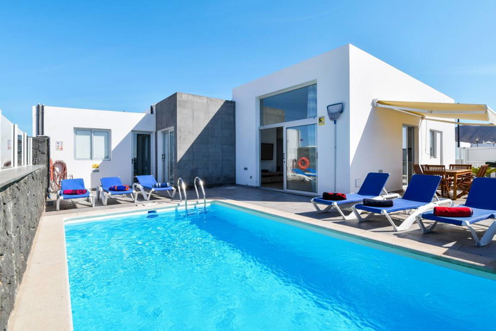 100 M² Holiday Park ∙ 3 Bedrooms ∙ 6 Guests - Lanzarote