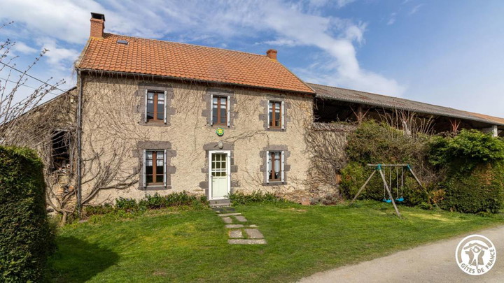 85 M² Gîte ∙ 4 Chambres ∙ 9 Personnes - Puy-de-Dôme