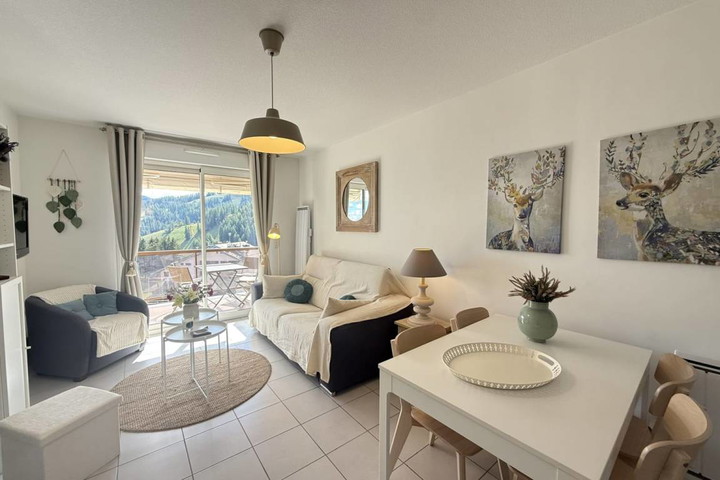44 M² Apartament ∙ 2 Sypialnie ∙ 6 Gości - Valberg