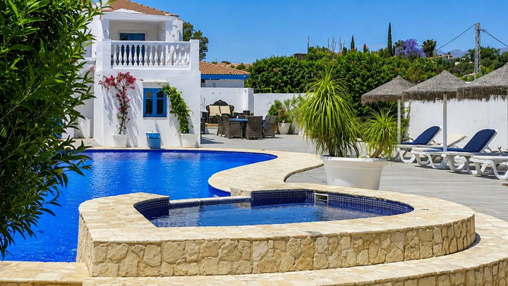 360 M² House ∙ 10 Bedrooms ∙ 19 Guests - Coín