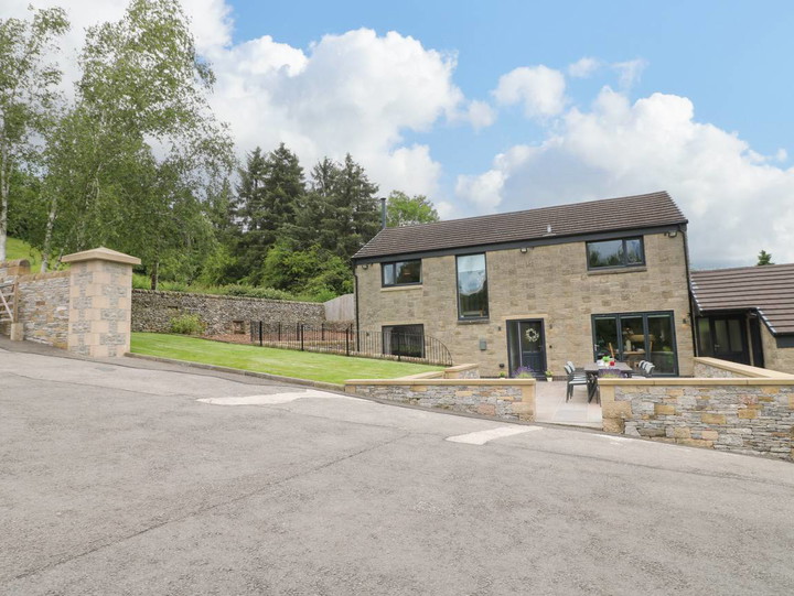 Cottage ∙ 5 Bedrooms ∙ 10 Guests - Chesterfield