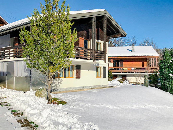 100 M² House ∙ 3 Bedrooms ∙ 6 Guests - Lax