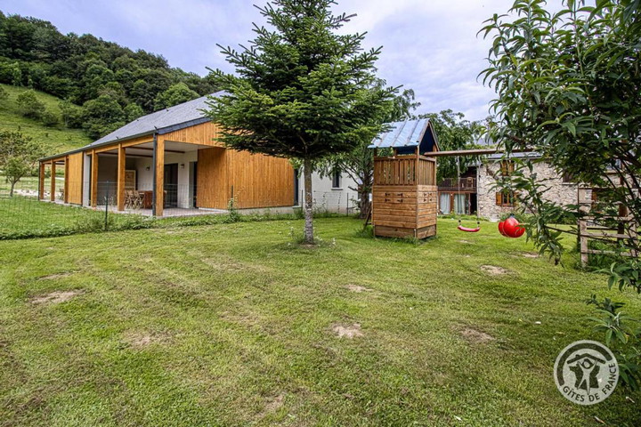 65 M² Gîte ∙ 2 Chambres ∙ 4 Personnes - Campan