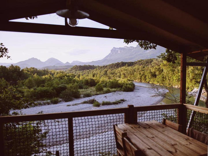 35 M² Teltta ∙ 2 Makuuhuonetta ∙ 5 Vierasta - Drôme