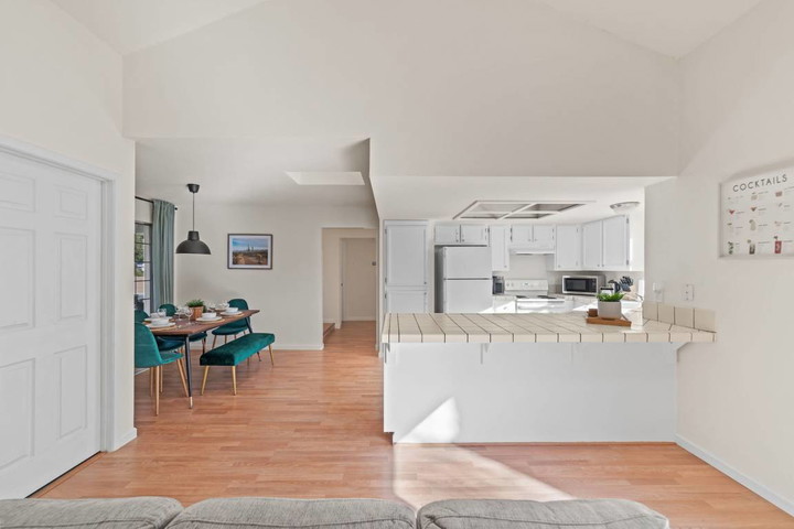 Apartamento ∙ 4 Habitaciones ∙ 10 Huéspedes - Reno