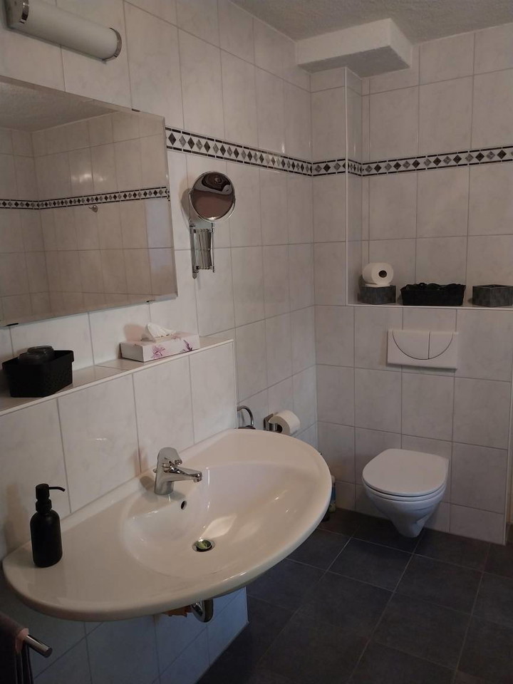58 M² Ferienwohnung ∙ 1 Schlafzimmer ∙ 2 Gäste - Schleiden