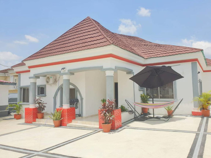 260 M² House ∙ 4 Bedrooms ∙ 4 Guests - Abuja