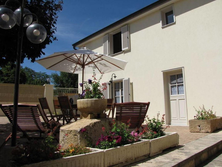 97 M² Cottage ∙ 2 Bedrooms ∙ 5 Guests - Dijon