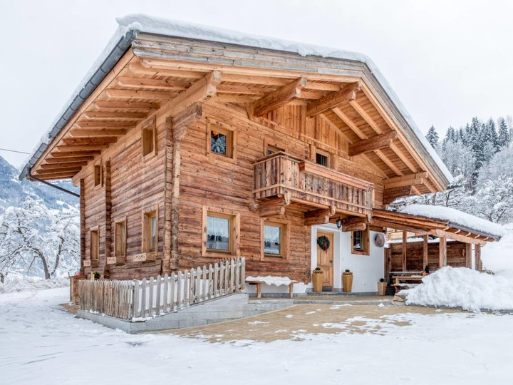150 M² Chalet ∙ 4 Bedrooms ∙ 10 Guests - Mayrhofen