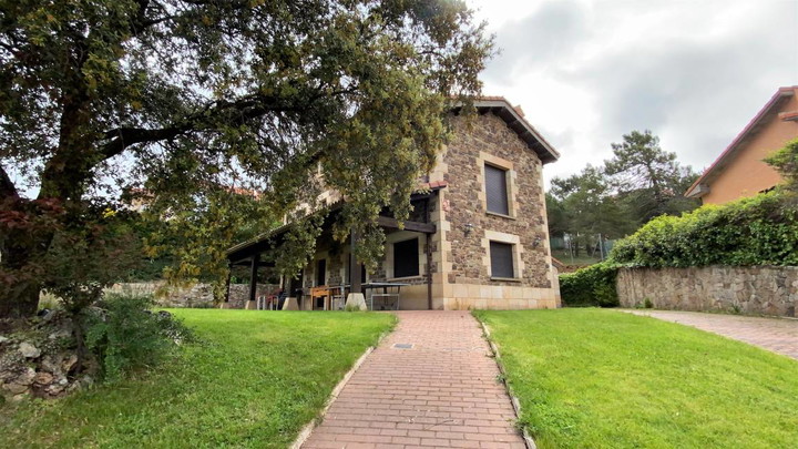340 M² Casa ∙ 6 Habitaciones ∙ 12 Huéspedes - Soria