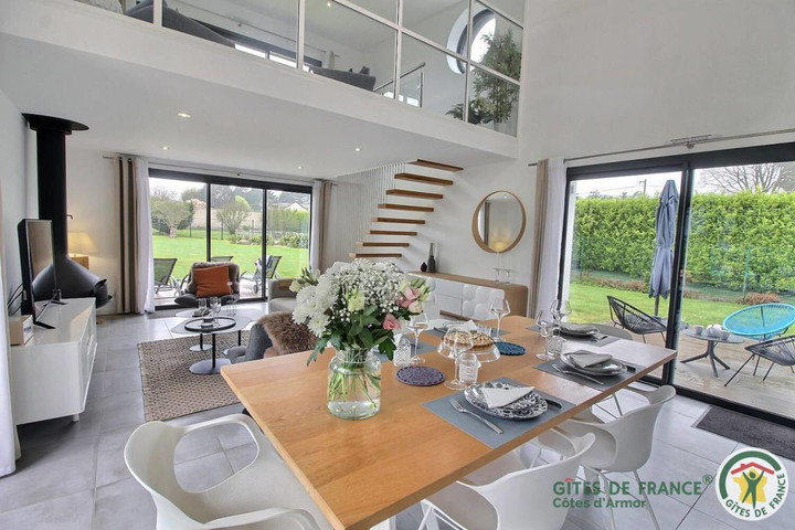143 M² Gîte ∙ 3 Chambres ∙ 6 Personnes - Trégastel