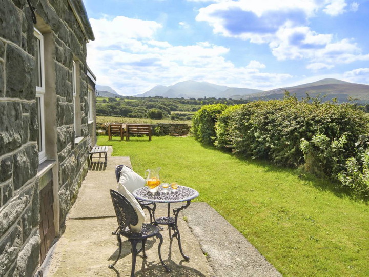 Cottage ∙ 3 Bedrooms ∙ 6 Guests - Bangor
