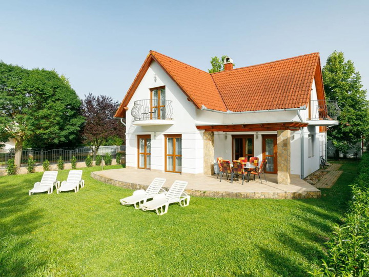 House ∙ 4 Bedrooms ∙ 10 Guests - Tihany
