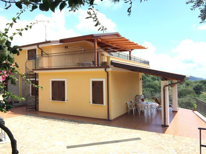 240 M² Villa ∙ 5 Chambres ∙ 12 Personnes - Centola