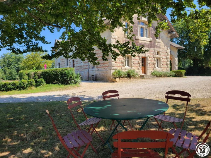 50 M² Gîte ∙ 1 Chambre ∙ 4 Personnes - Ain