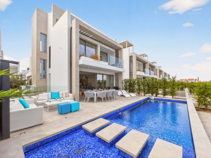 200 M² Apartment ∙ 5 Bedrooms ∙ 10 Guests - Mağusa