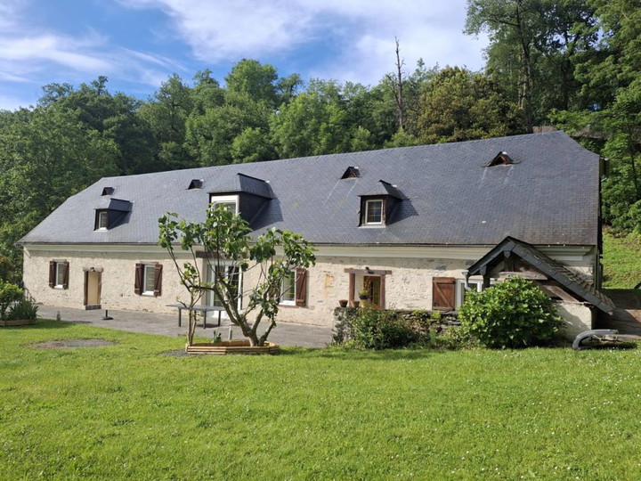 300 M² Gîte ∙ 6 Chambres ∙ 14 Personnes - Argelès-Gazost