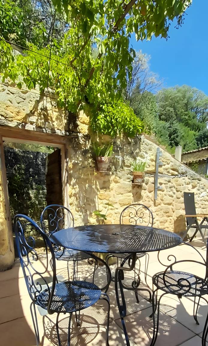 100 M² Appartement ∙ 2 Chambres ∙ 4 Personnes - Cadenet