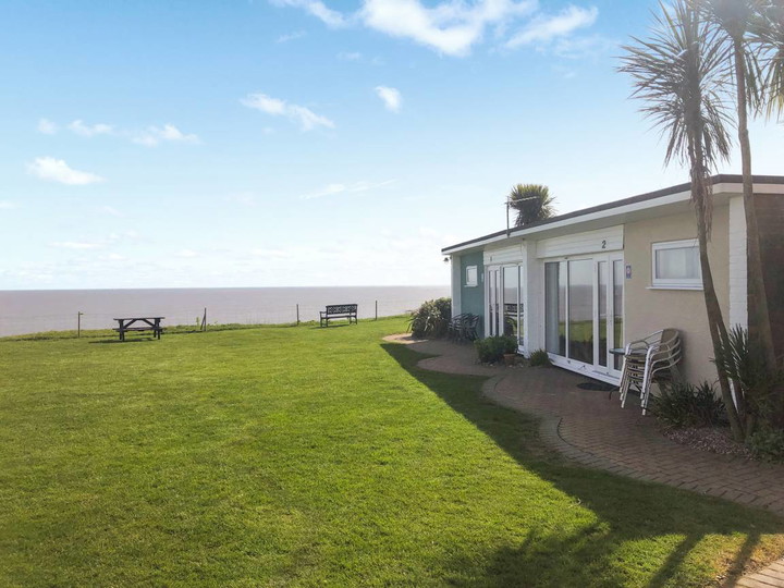 Cottage ∙ 2 Bedrooms ∙ 4 Guests - Winterton-on-Sea