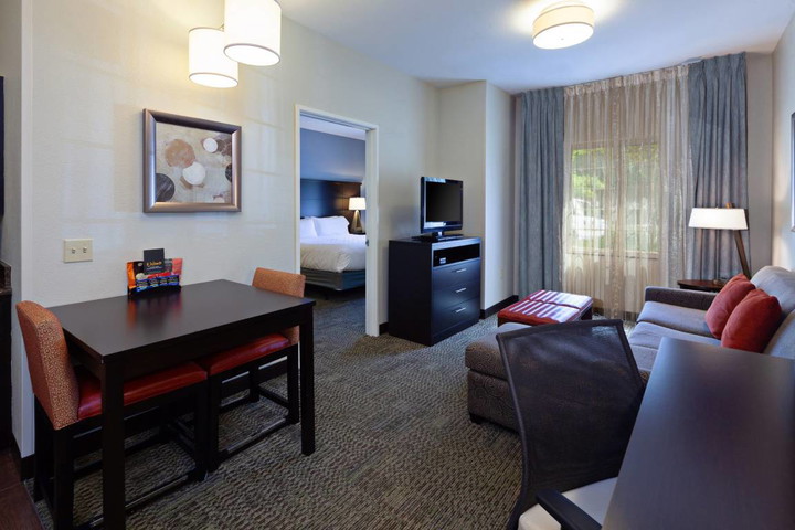 Condo ∙ 1 Bedroom ∙ 4 Guests - Fairfield, CA