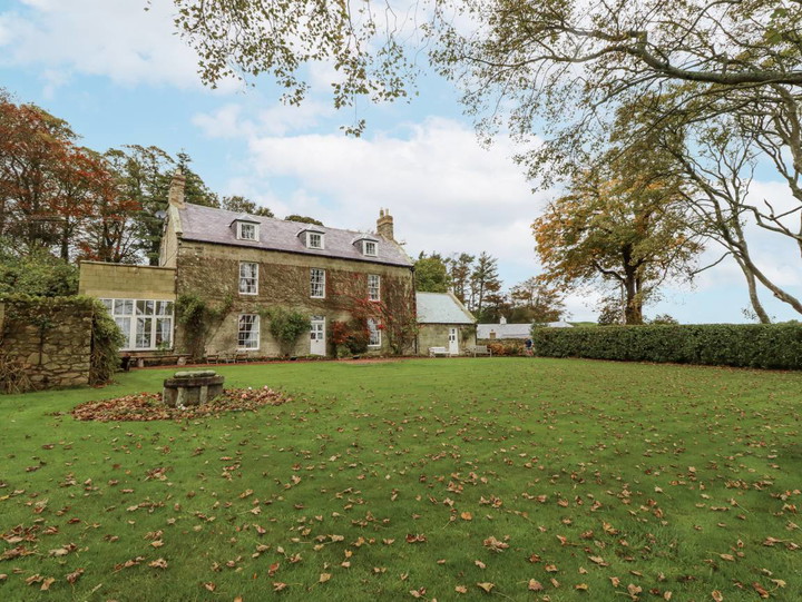 Cottage ∙ 5 Bedrooms ∙ 10 Guests - Bamburgh