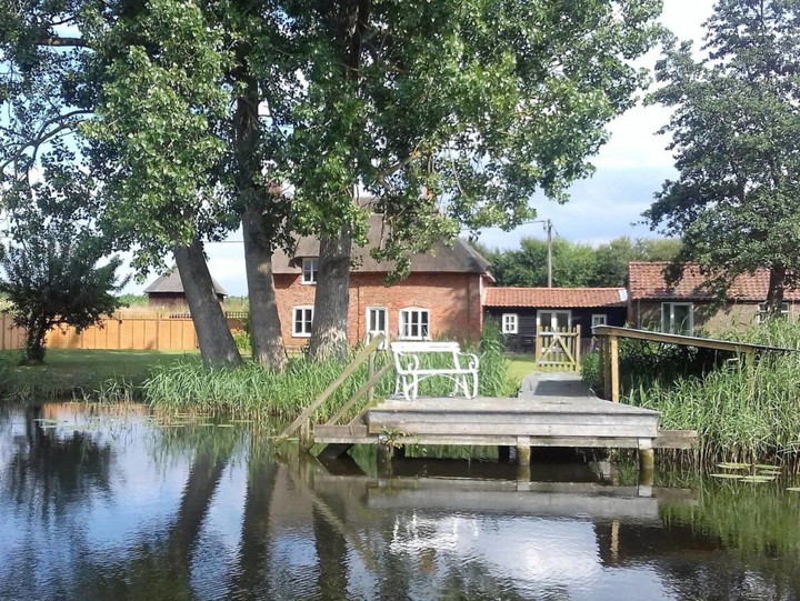 Cottage ∙ 6 Bedrooms ∙ 12 Guests - Norwich