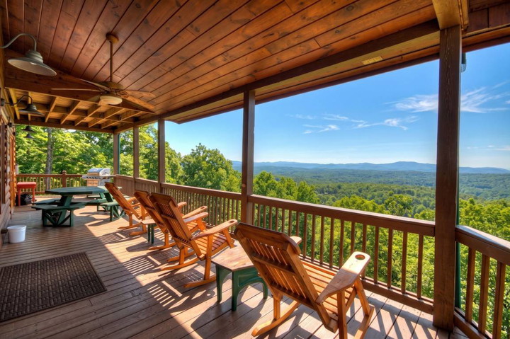 234 M² Cabin ∙ 4 Bedrooms ∙ 8 Guests - Mineral Bluff, GA