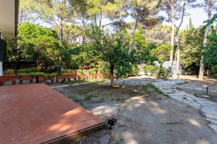 105 M² Villa ∙ 3 Bedrooms ∙ 5 Guests - Livorno