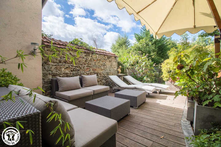 90 M² Gîte ∙ 3 Slaapkamers ∙ 6 Gasten - Ambert