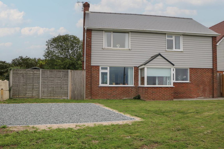 Cottage ∙ 4 Bedrooms ∙ 6 Guests - Dover