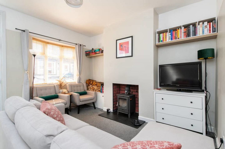 Apartment ∙ 2 Bedrooms ∙ 5 Guests - Rugby