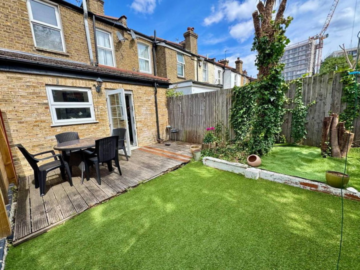 1000 M² House ∙ 2 Bedrooms ∙ 4 Guests - London, UK