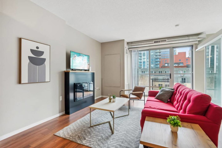 Apartment ∙ 3 Bedrooms ∙ 7 Guests - Minneapolis, MN