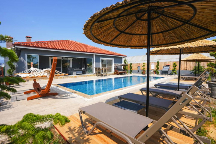 180 M² Villa ∙ 4 Bedrooms ∙ 8 Guests - Dalyan