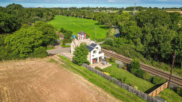 Cottage ∙ 4 Bedrooms ∙ 8 Guests - Lincolnshire