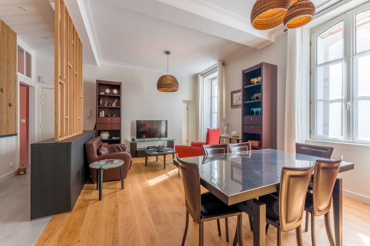 80 M² Appartement ∙ 2 Chambres ∙ 4 Personnes - Gare de Nantes