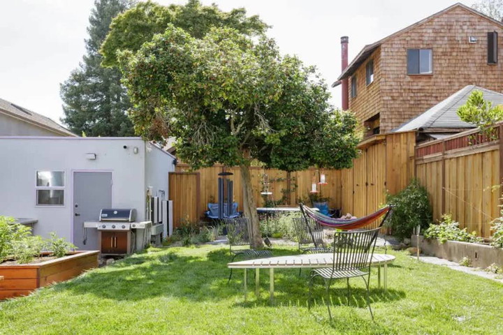 Apartment ∙ 7 Bedrooms ∙ 16 Guests - Oakland, CA