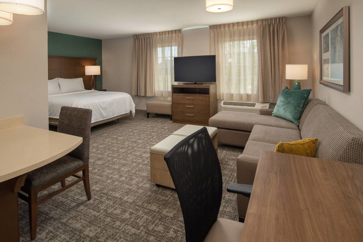 Hotel ∙ 1 Bedroom ∙ 4 Guests - Hillsboro, OR