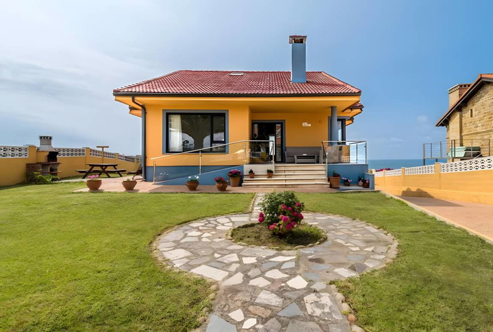 300 M² Villa ∙ 4 Habitaciones ∙ 14 Huéspedes - Santillana del Mar