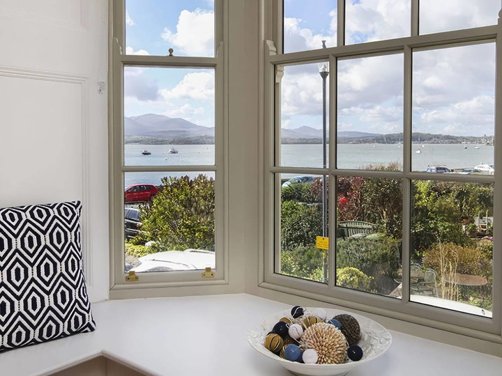 Cottage ∙ 4 Bedrooms ∙ 8 Guests - Bangor
