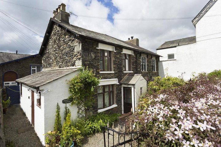 Cottage ∙ 3 Bedrooms ∙ 4 Guests - Bowness-on-Windermere