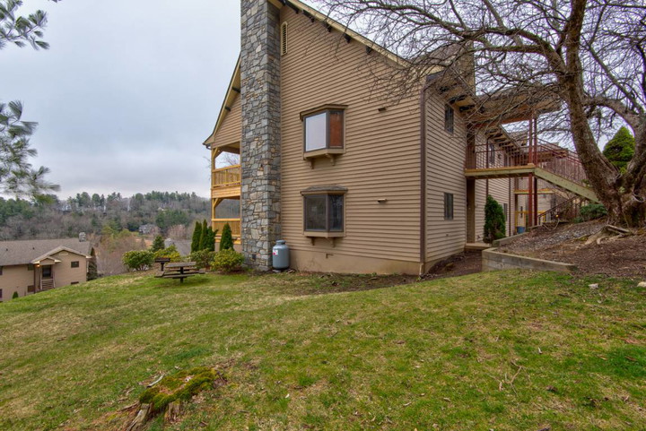 Condo ∙ 2 Bedrooms ∙ 6 Guests - Blowing Rock, NC