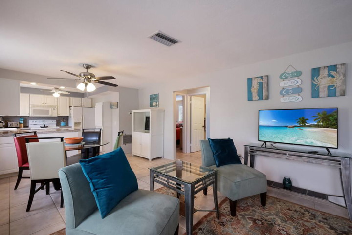 House ∙ 2 Bedrooms ∙ 5 Guests - Holmes Beach, FL