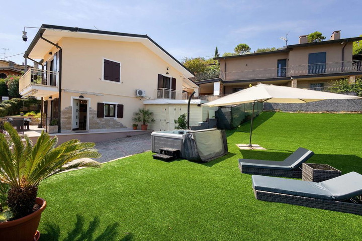 200 M² Villa ∙ 3 Habitaciones ∙ 8 Huéspedes - Sirmione