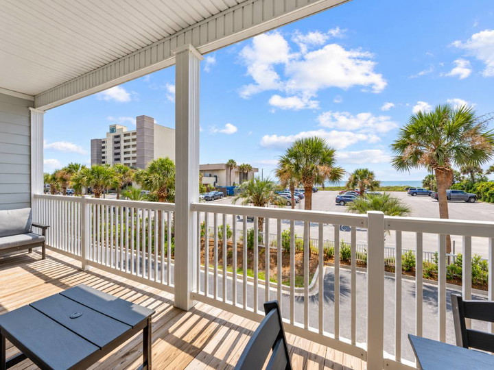 130 M² Condo ∙ 3 Bedrooms ∙ 8 Guests - Folly Beach, SC
