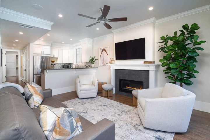 111 M² House ∙ 2 Bedrooms ∙ 4 Guests - Newport Beach, CA