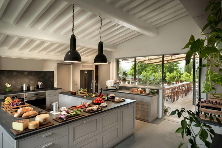 Villa ∙ 9 Bedrooms ∙ 21 Guests - Radda in Chianti