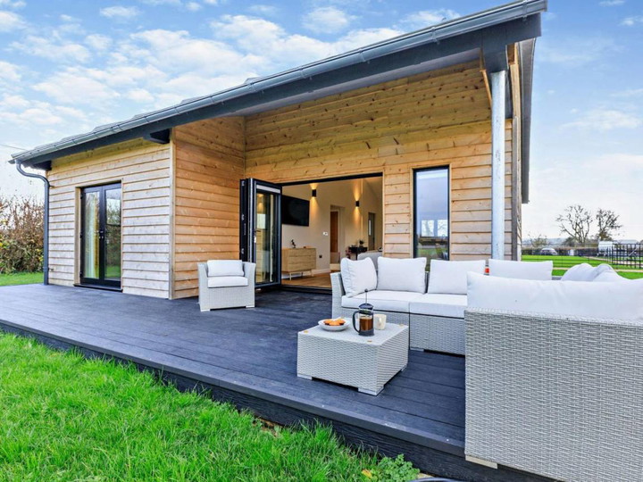 Lodge ∙ 2 Bedrooms ∙ 4 Guests - Glastonbury
